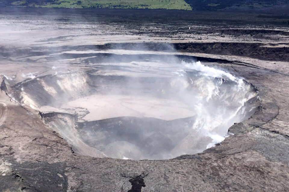 The birth of a Hawaiian island — MBARI Annual Report: 2019